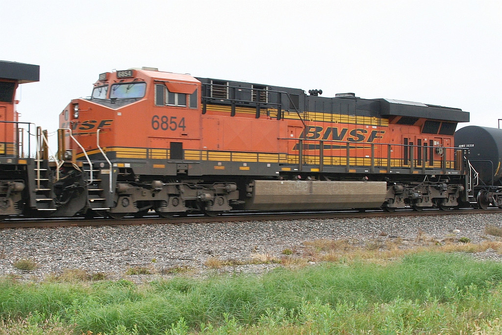 BNSF 6854